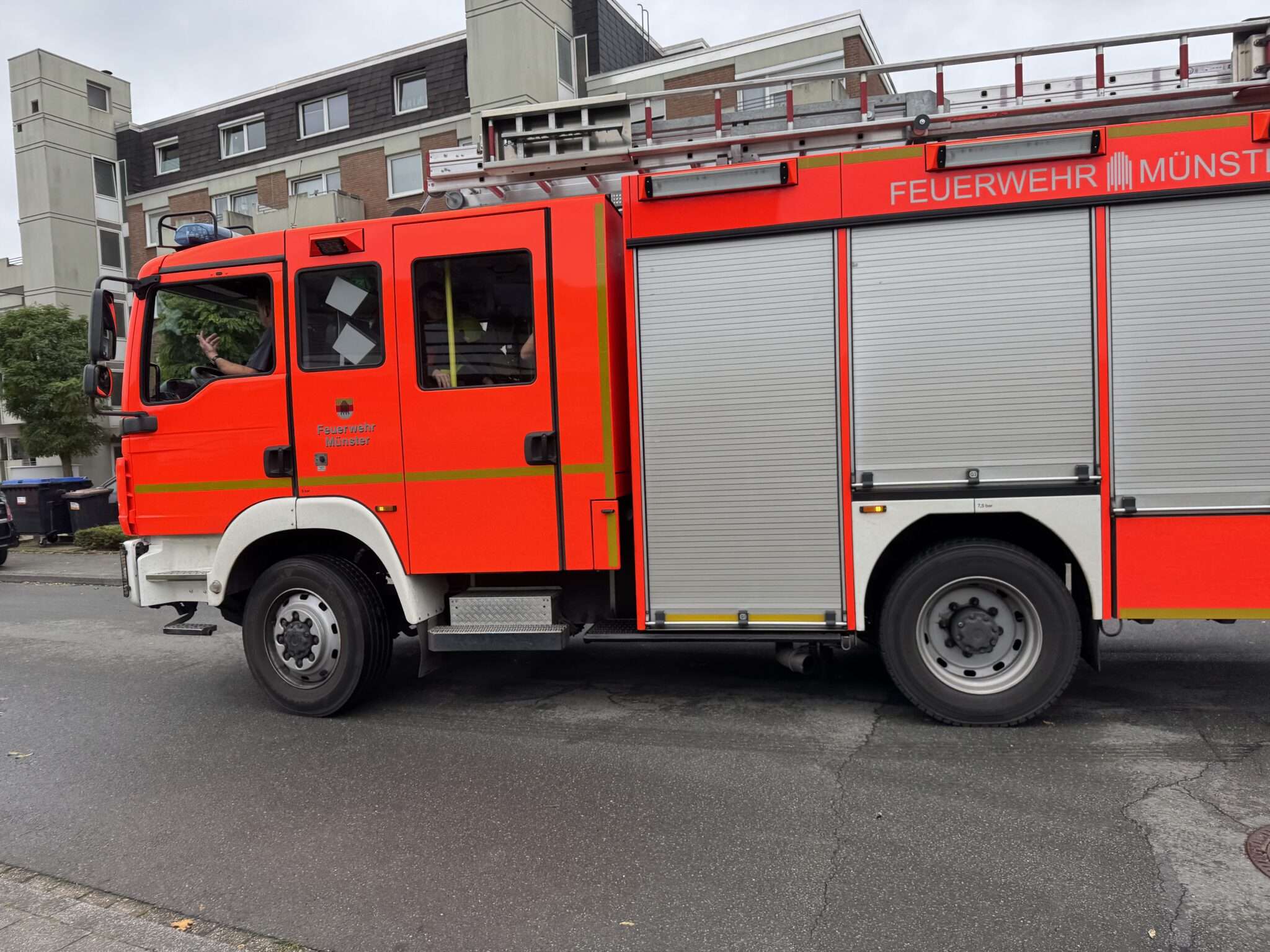Feuerwehr löscht Wohnungsbrand in Münster-Roxel